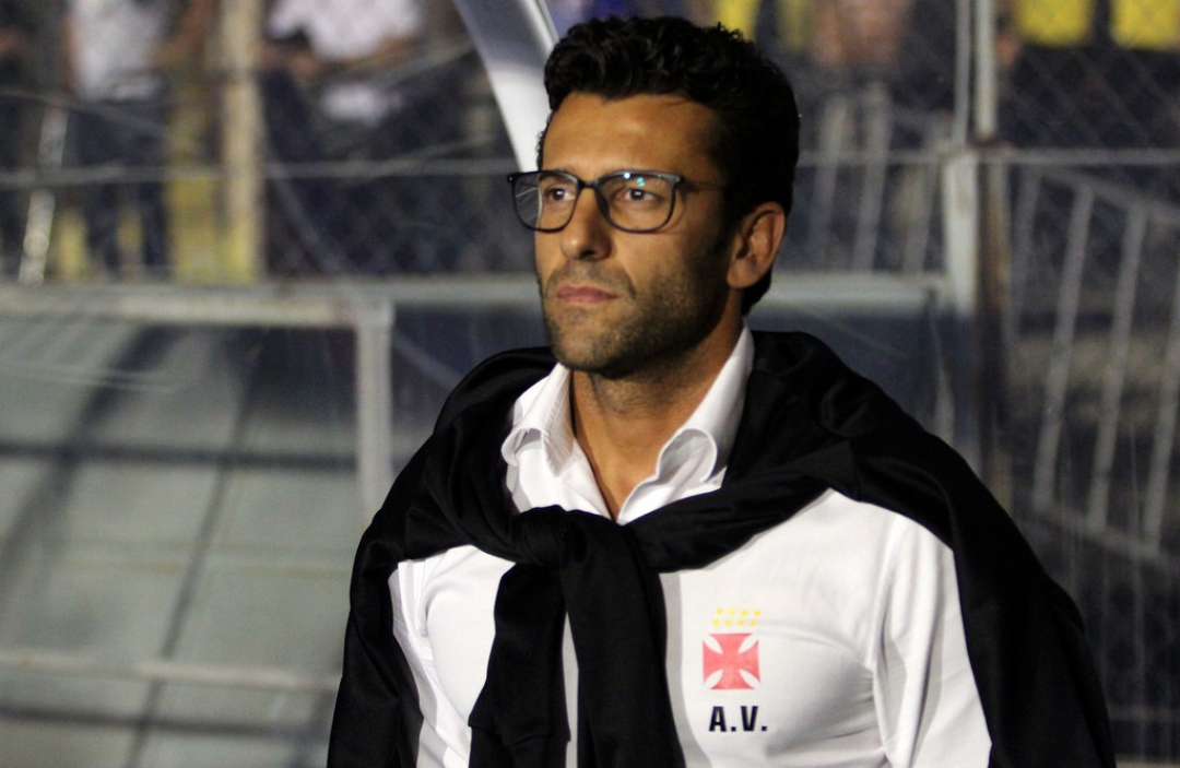 Alberto Valentim enaltece postura do time e pede o apoio da torcida