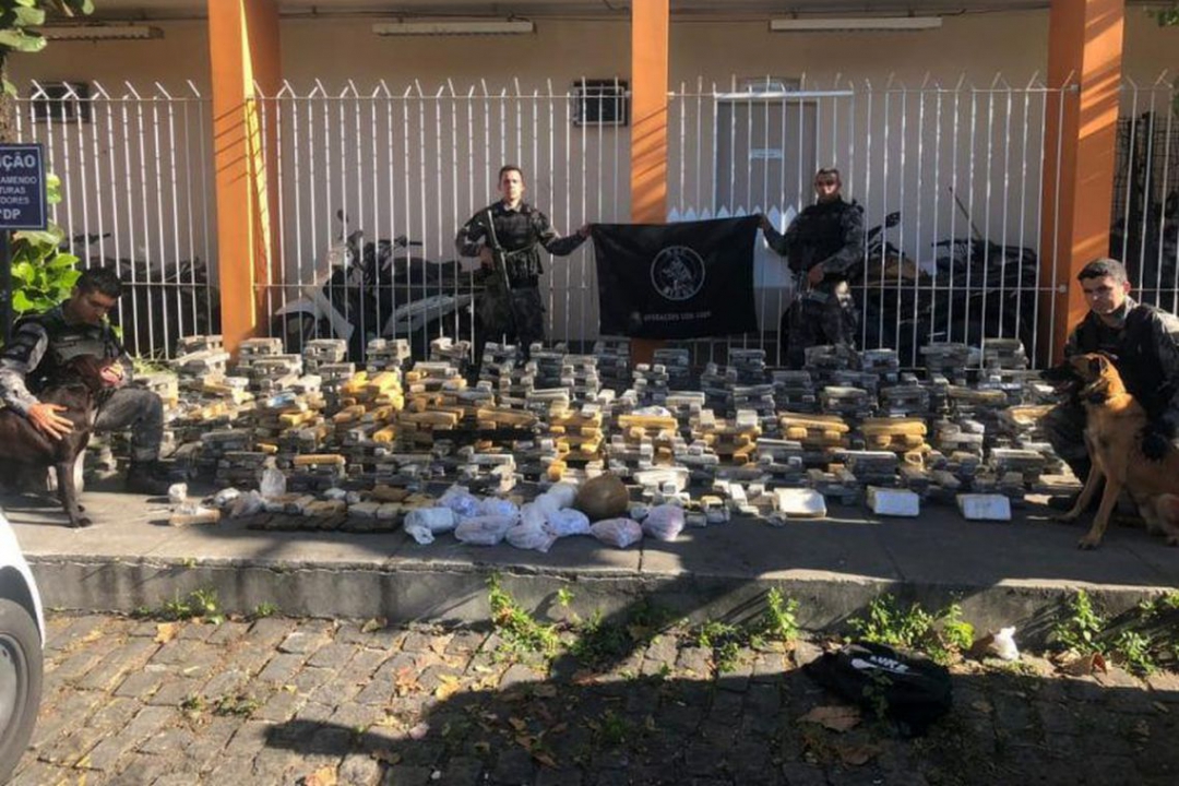 Operação Apreende 2 5 T De Drogas E Prende 16 Pessoas No Rio