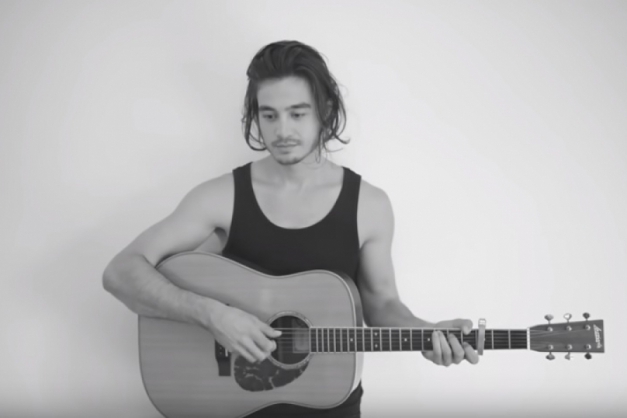 Tiago Iorc lança álbum do Acústico MTV um dia após programa