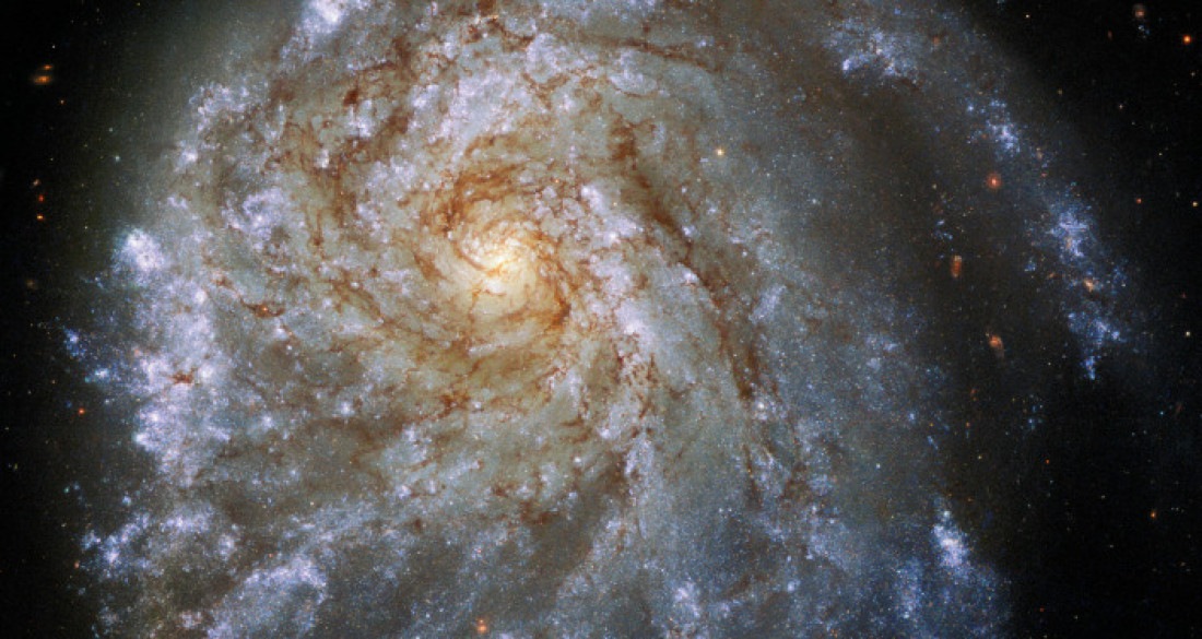 Hubble mostra imagem brilhante de 'fornalha' espacial a 68 milhões de ...