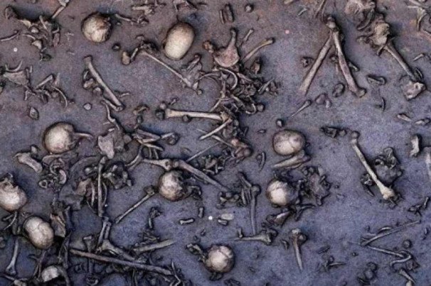 Pesquisadores encontram restos mortais de mulher de 7 mil anos que ...