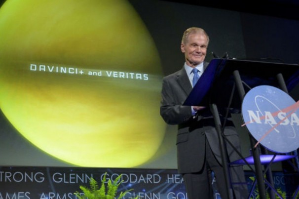 Chefe da Nasa diz que é provável que exista vida fora da Terra