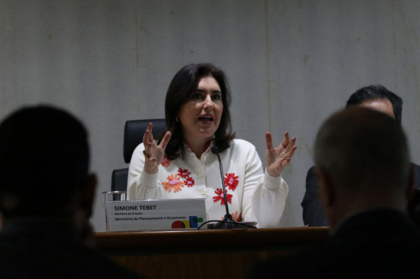 Revisão da meta será avaliada no momento certo, afirma Tebet