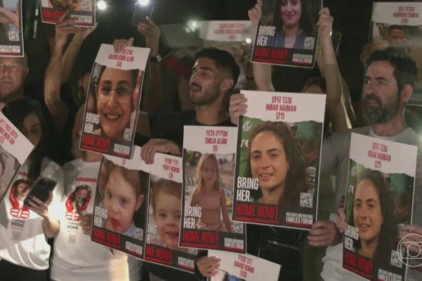 Israel lança panfletos em Gaza para rastrear reféns
