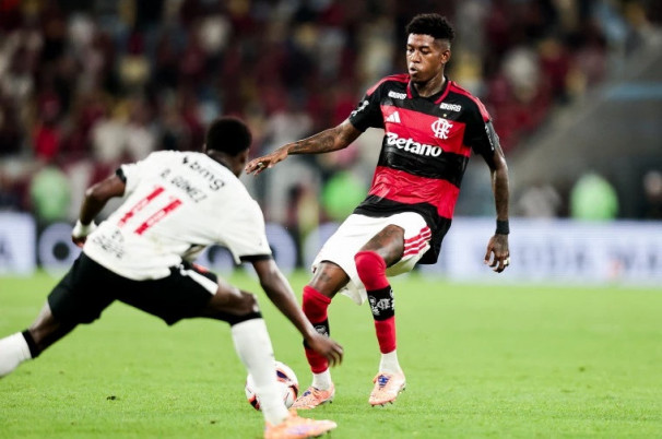 Na estreia do elenco principal, Flamengo bate o Vasco e conquista a ...
